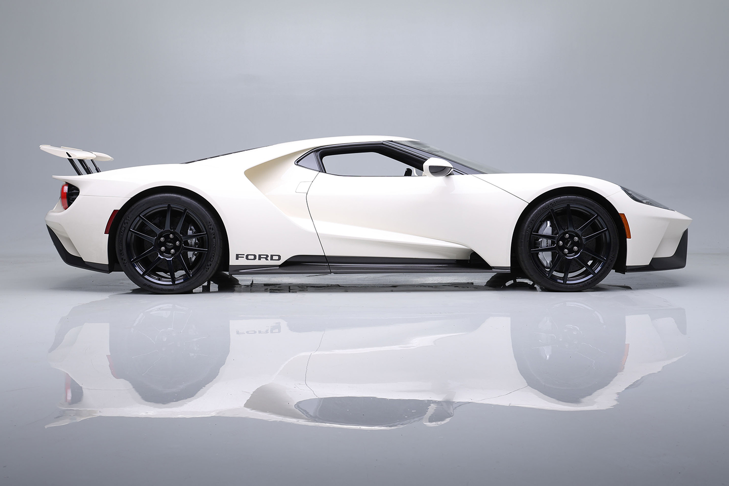 THE ORIGIN AND THE REVIVAL: Honoring a Prototype with a Modern Ford GT ...